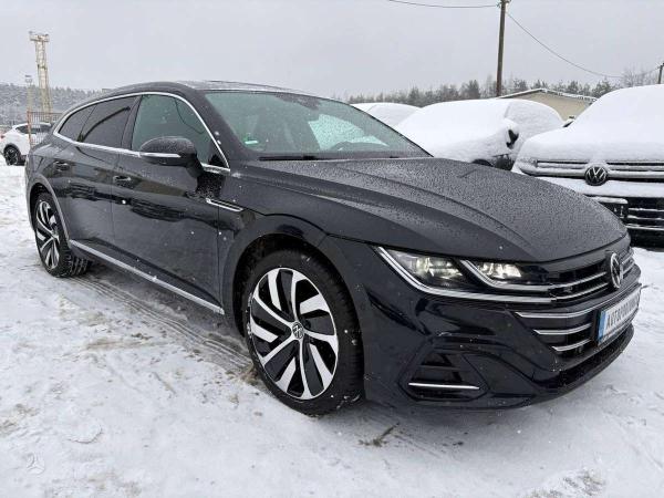 Black Volkswagen Arteon 2022 in Vilnius, with an engine capacity of 1.40 L and mileage of 150 thousand km for 23350 €, photo 4 on AUTOMOTO.COM.LV