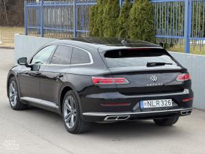 Black Volkswagen Arteon 2022 in Vilnius, with an engine capacity of 2.00 L and mileage of 101 thousand km for 25200 €, photo 2 on AUTOMOTO.COM.LV
