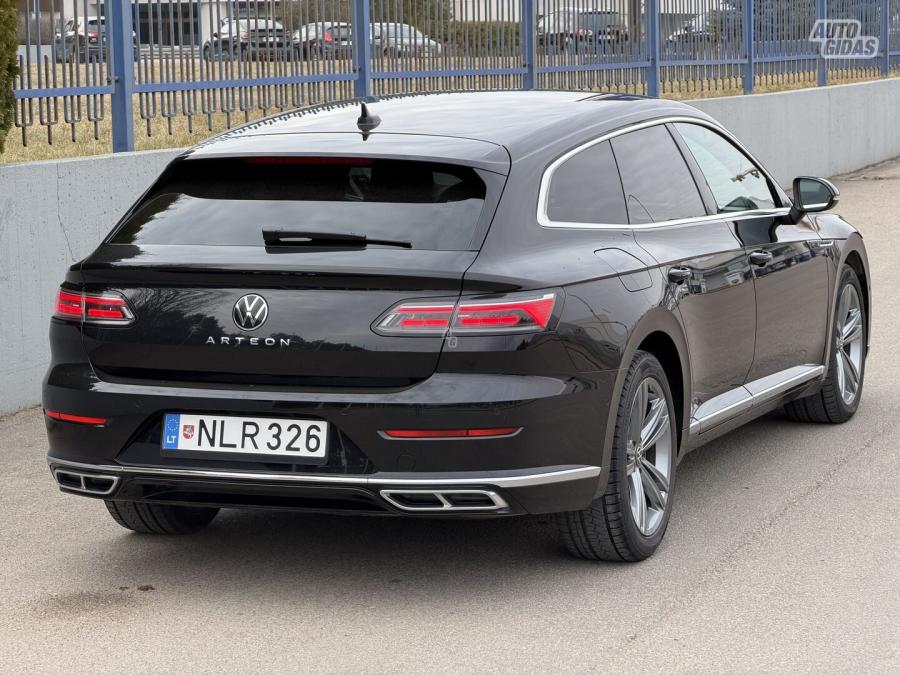 Black Volkswagen Arteon 2022 in Vilnius, with an engine capacity of 2.00 L and mileage of 101 thousand km for 25200 €, photo 4 on AUTOMOTO.COM.LV