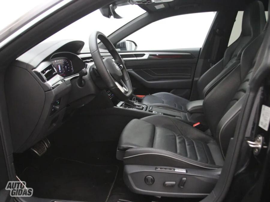 Melns Volkswagen Arteon 2022 Viļņa, ar dzinēja tilpumu 2.00 L un nobraukumu 215 tūkst. km par 22199 €, foto 5 vietnē AUTOMOTO.COM.LV