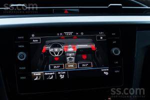 Melns Volkswagen Arteon 2022 Rīga, ar dzinēja tilpumu 2.00 L un nobraukumu 53 tūkst. km par 24500 €, foto 21 vietnē AUTOMOTO.COM.LV