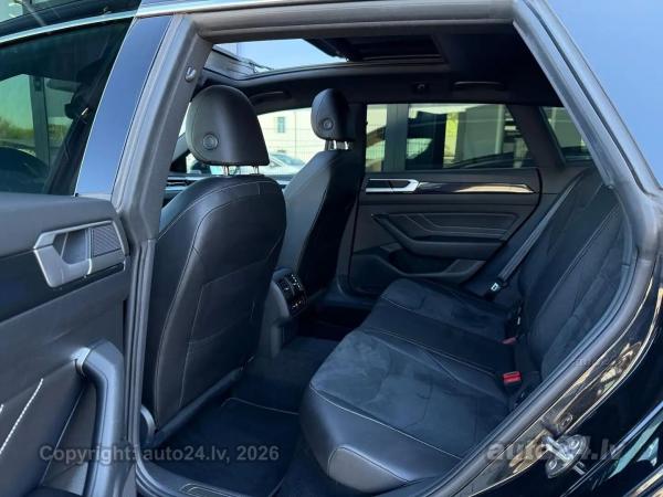 Black Volkswagen Arteon 2022 in Tallinn, with an engine capacity of 2.00 L and mileage of 138 thousand km for 24990 €, photo 7 on AUTOMOTO.COM.LV