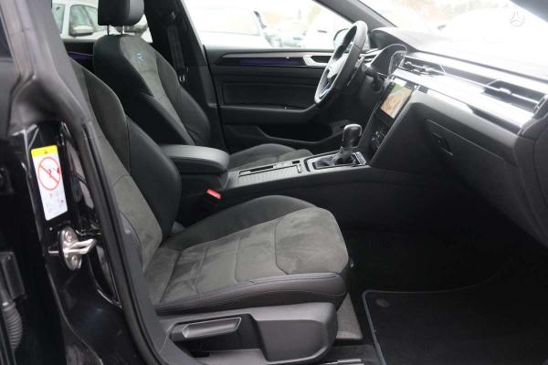 Black Volkswagen Arteon 2022 in Vilnius, with an engine capacity of 1.98 L and mileage of 165 thousand km for 28800 €, photo 10 on AUTOMOTO.COM.LV
