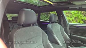 Black Volkswagen Arteon 2022 in Tallinn, with an engine capacity of 2.00 L and mileage of 139 thousand km for 24999 €, photo 12 on AUTOMOTO.COM.LV