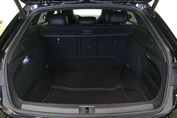 Black Volkswagen Arteon 2022 in Vilnius, with an engine capacity of 1.98 L and mileage of 62 thousand km for 36490 €, photo 8 on AUTOMOTO.COM.LV