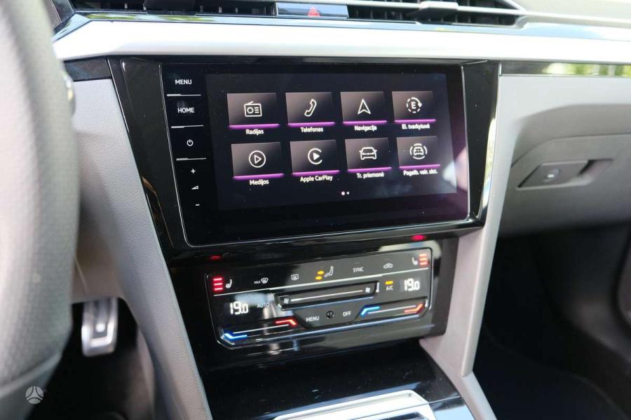 Melns Volkswagen Arteon 2022 Kauņa, ar dzinēja tilpumu 1.40 L un nobraukumu 163 tūkst. km par 18750 €, foto 24 vietnē AUTOMOTO.COM.LV
