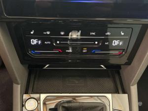 Melns Volkswagen Arteon 2022 Kauņa, ar dzinēja tilpumu 1.40 L un nobraukumu 163 tūkst. km par 18750 €, foto 33 vietnē AUTOMOTO.COM.LV