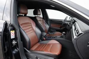 Black Volkswagen Arteon 2022 in Riga, with an engine capacity of 1.40 L and mileage of 142 thousand km for 22900 €, photo 8 on AUTOMOTO.COM.LV
