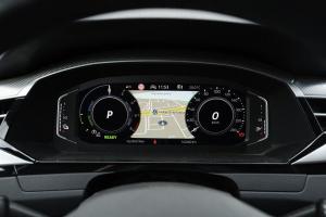 Black Volkswagen Arteon 2022 in Riga, with an engine capacity of 1.40 L and mileage of 142 thousand km for 22900 €, photo 17 on AUTOMOTO.COM.LV
