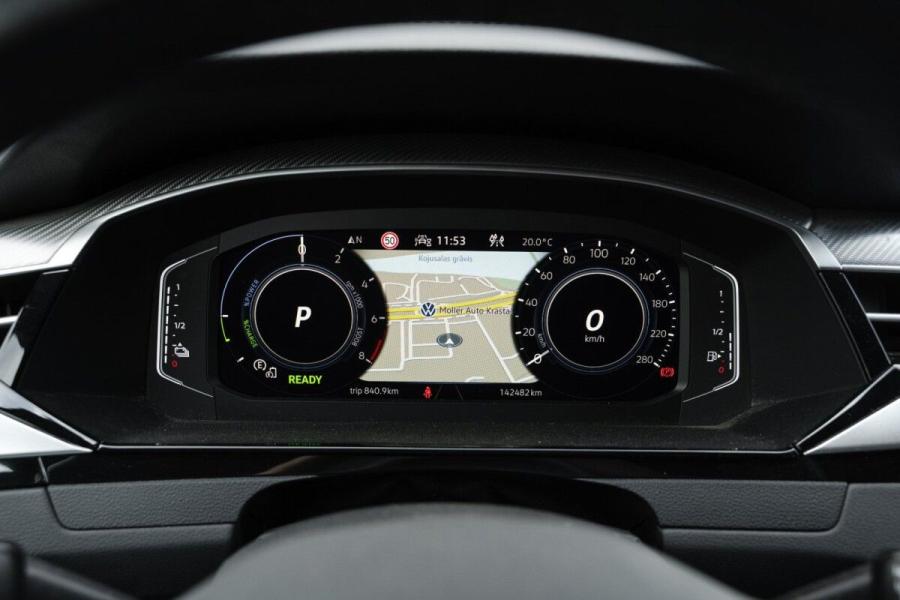 Black Volkswagen Arteon 2022 in Riga, with an engine capacity of 1.40 L and mileage of 142 thousand km for 22900 €, photo 17 on AUTOMOTO.COM.LV