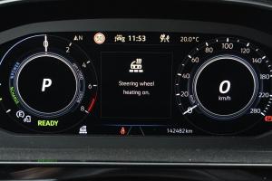 Black Volkswagen Arteon 2022 in Riga, with an engine capacity of 1.40 L and mileage of 142 thousand km for 22900 €, photo 19 on AUTOMOTO.COM.LV
