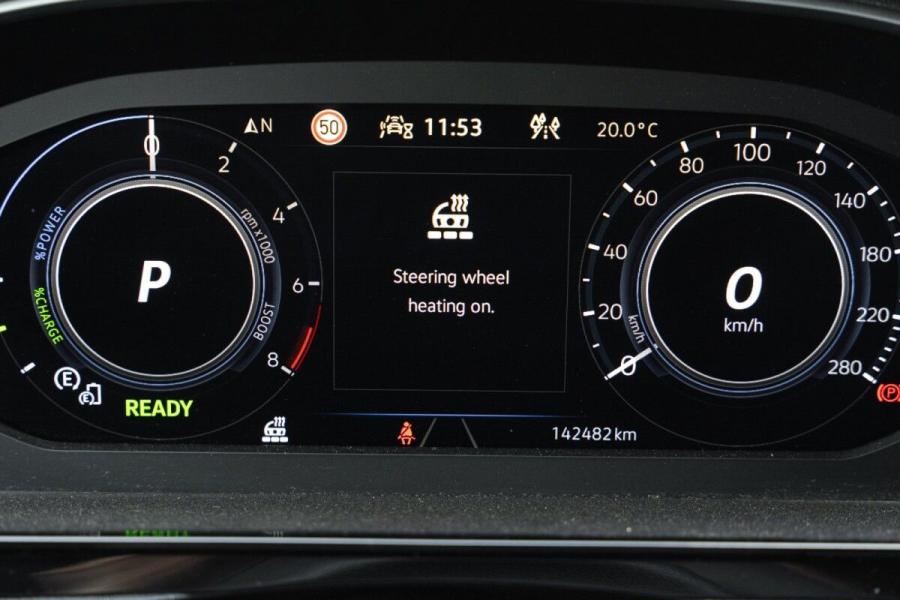 Black Volkswagen Arteon 2022 in Riga, with an engine capacity of 1.40 L and mileage of 142 thousand km for 22900 €, photo 19 on AUTOMOTO.COM.LV