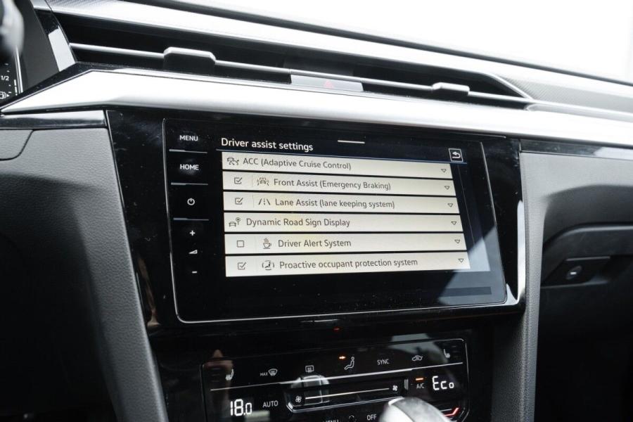 Black Volkswagen Arteon 2022 in Riga, with an engine capacity of 1.40 L and mileage of 142 thousand km for 22900 €, photo 29 on AUTOMOTO.COM.LV