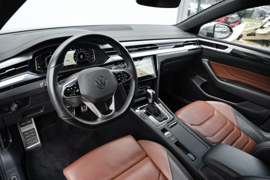 Black Volkswagen Arteon 2022 in Riga, with an engine capacity of 1.40 L and mileage of 142 thousand km for 22900 €, photo 31 on AUTOMOTO.COM.LV