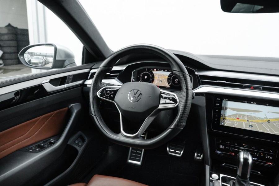 Black Volkswagen Arteon 2022 in Riga, with an engine capacity of 1.40 L and mileage of 142 thousand km for 22900 €, photo 34 on AUTOMOTO.COM.LV