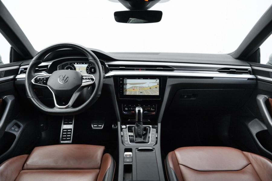 Black Volkswagen Arteon 2022 in Riga, with an engine capacity of 1.40 L and mileage of 142 thousand km for 22900 €, photo 35 on AUTOMOTO.COM.LV