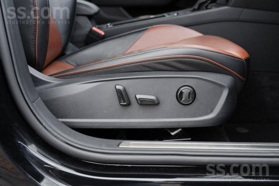 Black Volkswagen Arteon 2022 in Riga, with an engine capacity of 1.40 L and mileage of 142 thousand km for 22900 €, photo 9 on AUTOMOTO.COM.LV