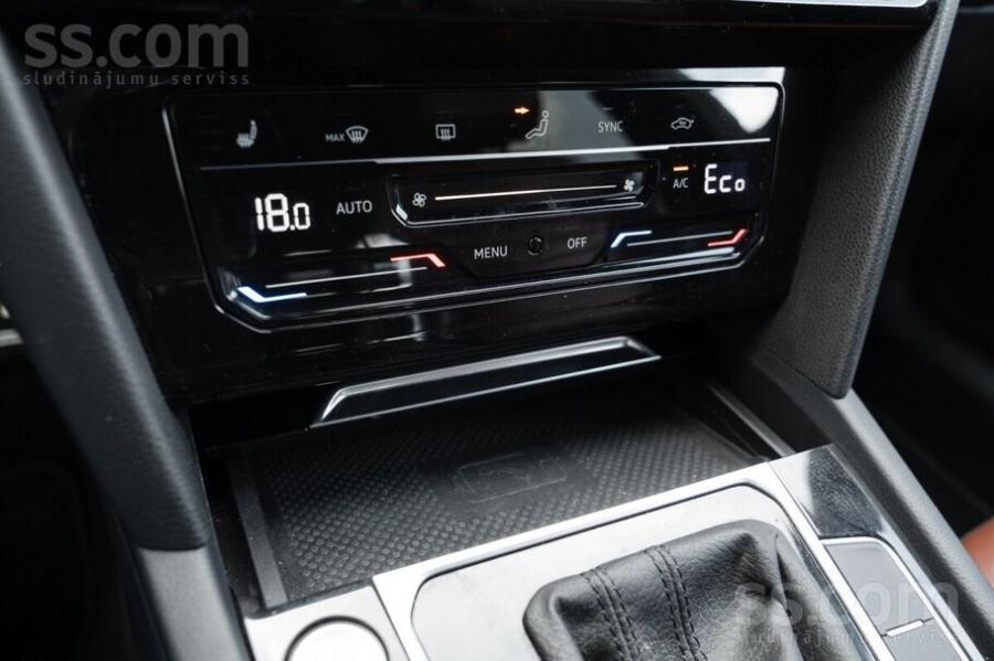 Black Volkswagen Arteon 2022 in Riga, with an engine capacity of 1.40 L and mileage of 142 thousand km for 22900 €, photo 22 on AUTOMOTO.COM.LV