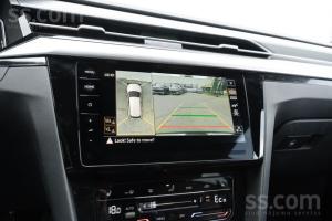 Black Volkswagen Arteon 2022 in Riga, with an engine capacity of 1.40 L and mileage of 142 thousand km for 22900 €, photo 23 on AUTOMOTO.COM.LV