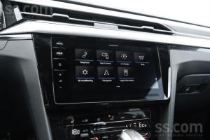 Black Volkswagen Arteon 2022 in Riga, with an engine capacity of 1.40 L and mileage of 142 thousand km for 22900 €, photo 24 on AUTOMOTO.COM.LV