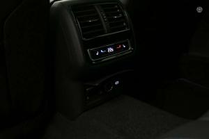 Black Volkswagen Arteon 2022 in Vilnius, with an engine capacity of 1.98 L and mileage of 62 thousand km for 36490 €, photo 15 on AUTOMOTO.COM.LV
