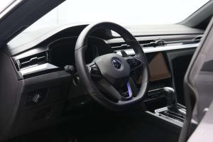 Black Volkswagen Arteon 2022 in Vilnius, with an engine capacity of 1.98 L and mileage of 62 thousand km for 36490 €, photo 21 on AUTOMOTO.COM.LV