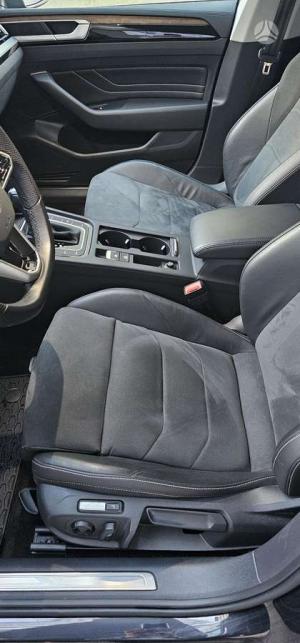 Black Volkswagen Arteon 2022 in Vilnius, with an engine capacity of 1.97 L and mileage of 123 thousand km for 22990 €, photo 9 on AUTOMOTO.COM.LV