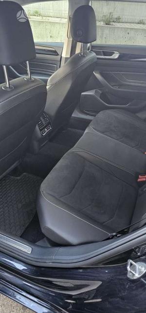 Black Volkswagen Arteon 2022 in Vilnius, with an engine capacity of 1.97 L and mileage of 123 thousand km for 22990 €, photo 10 on AUTOMOTO.COM.LV