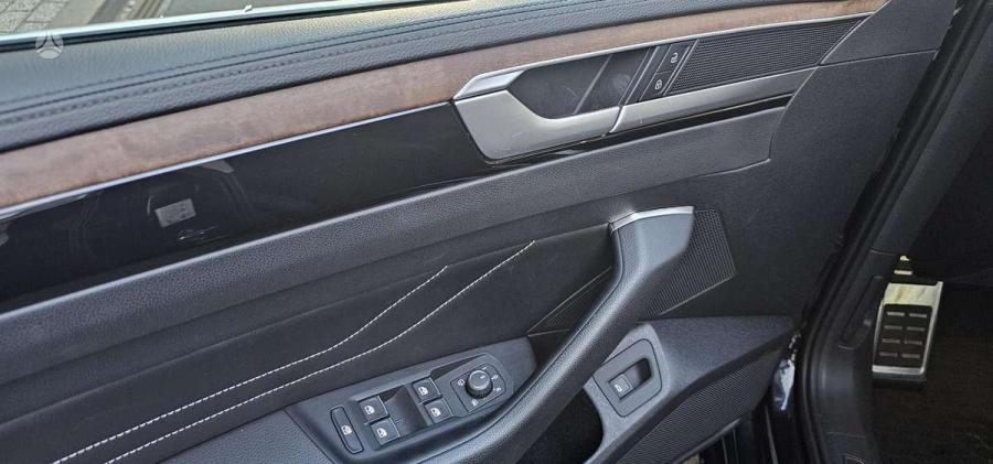 Black Volkswagen Arteon 2022 in Vilnius, with an engine capacity of 1.97 L and mileage of 123 thousand km for 22990 €, photo 11 on AUTOMOTO.COM.LV