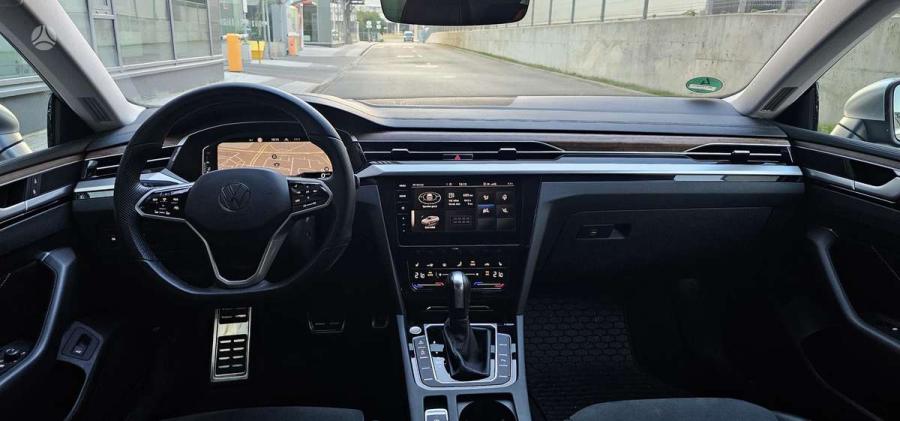 Black Volkswagen Arteon 2022 in Vilnius, with an engine capacity of 1.97 L and mileage of 123 thousand km for 22990 €, photo 13 on AUTOMOTO.COM.LV