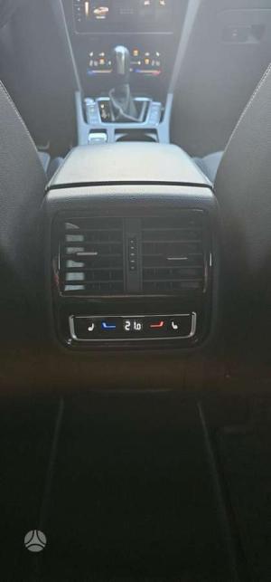 Black Volkswagen Arteon 2022 in Vilnius, with an engine capacity of 1.97 L and mileage of 123 thousand km for 22990 €, photo 15 on AUTOMOTO.COM.LV