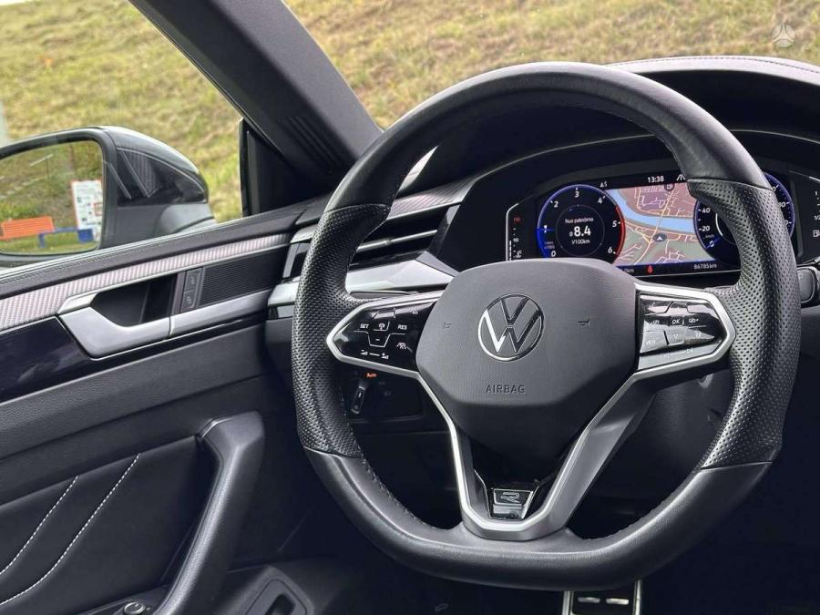 Black Volkswagen Arteon 2023 in Kaunas, with an engine capacity of 1.97 L and mileage of 92 thousand km for 31999 €, photo 8 on AUTOMOTO.COM.LV