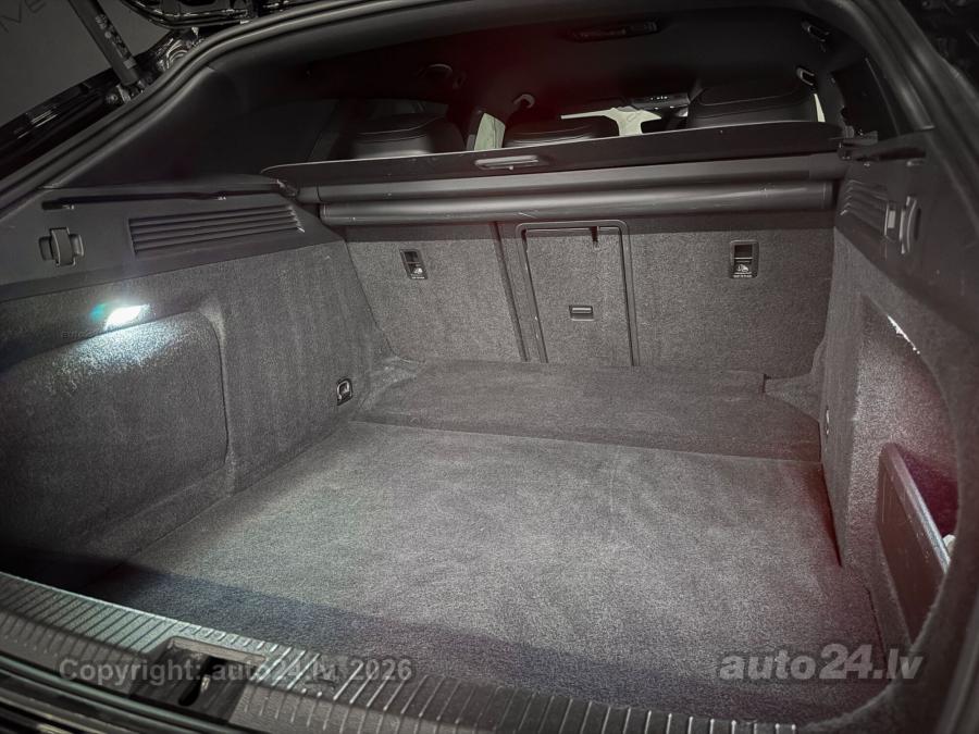 Black Volkswagen Arteon 2023 in Tallinn, with an engine capacity of 2.00 L and mileage of 69 thousand km for 37900 €, photo 12 on AUTOMOTO.COM.LV
