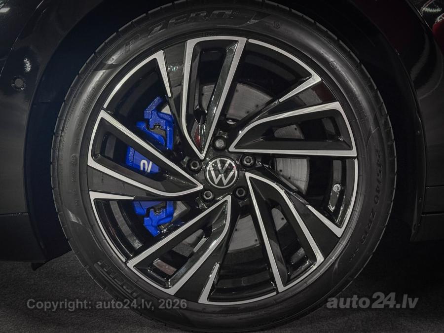 Black Volkswagen Arteon 2023 in Tallinn, with an engine capacity of 2.00 L and mileage of 69 thousand km for 37900 €, photo 26 on AUTOMOTO.COM.LV