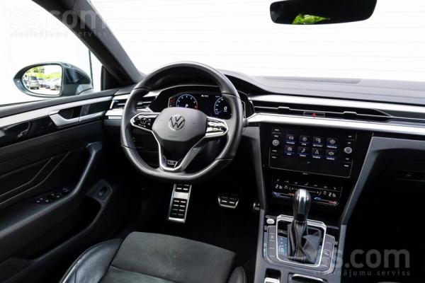 Black Volkswagen Arteon 2023 in Riga, with an engine capacity of 2.00 L and mileage of 31 thousand km for 29450 €, photo 7 on AUTOMOTO.COM.LV