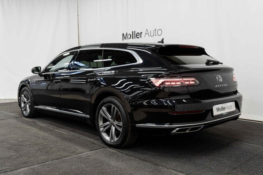 Black Volkswagen Arteon 2023 in Tallinn, with an engine capacity of 2.00 L and mileage of 154 thousand km for 26900 €, photo 4 on AUTOMOTO.COM.LV