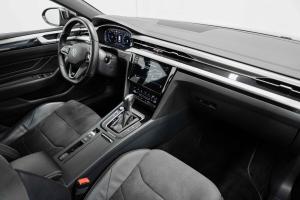 Black Volkswagen Arteon 2023 in Tallinn, with an engine capacity of 2.00 L and mileage of 154 thousand km for 26900 €, photo 8 on AUTOMOTO.COM.LV