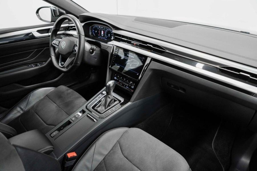 Black Volkswagen Arteon 2023 in Tallinn, with an engine capacity of 2.00 L and mileage of 154 thousand km for 26900 €, photo 8 on AUTOMOTO.COM.LV