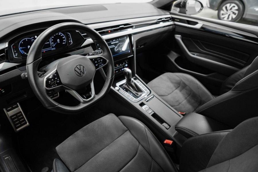 Black Volkswagen Arteon 2023 in Tallinn, with an engine capacity of 2.00 L and mileage of 154 thousand km for 26900 €, photo 9 on AUTOMOTO.COM.LV