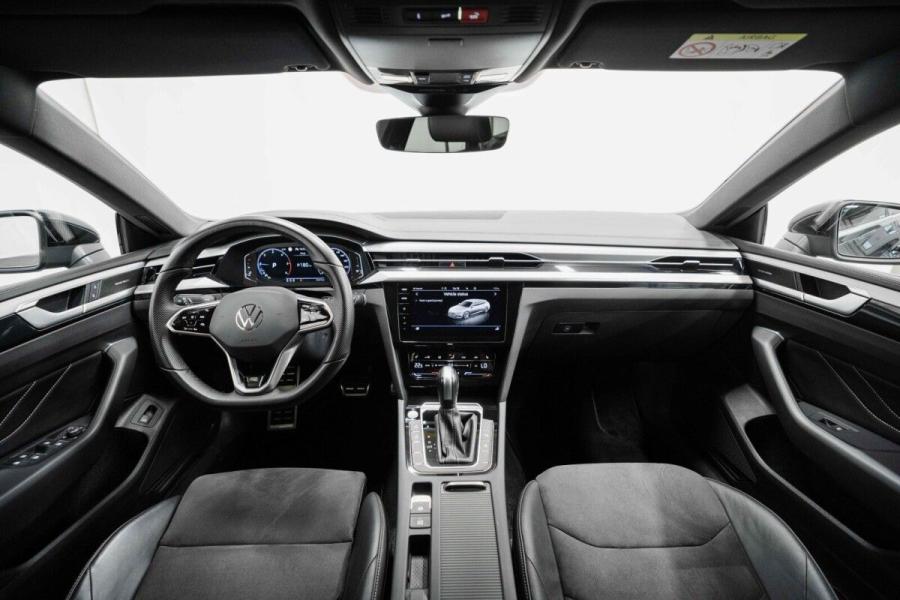 Black Volkswagen Arteon 2023 in Tallinn, with an engine capacity of 2.00 L and mileage of 154 thousand km for 26900 €, photo 10 on AUTOMOTO.COM.LV