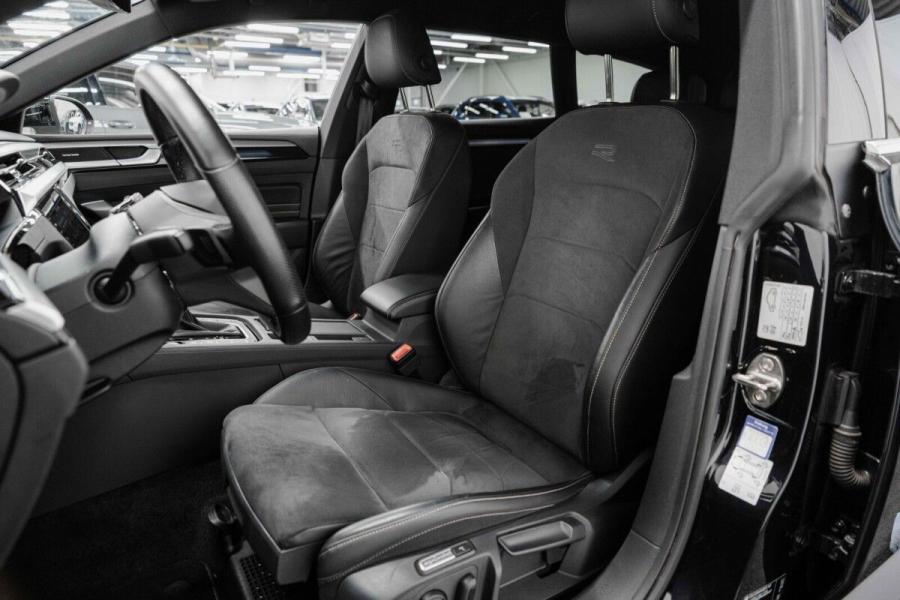 Black Volkswagen Arteon 2023 in Tallinn, with an engine capacity of 2.00 L and mileage of 154 thousand km for 26900 €, photo 16 on AUTOMOTO.COM.LV