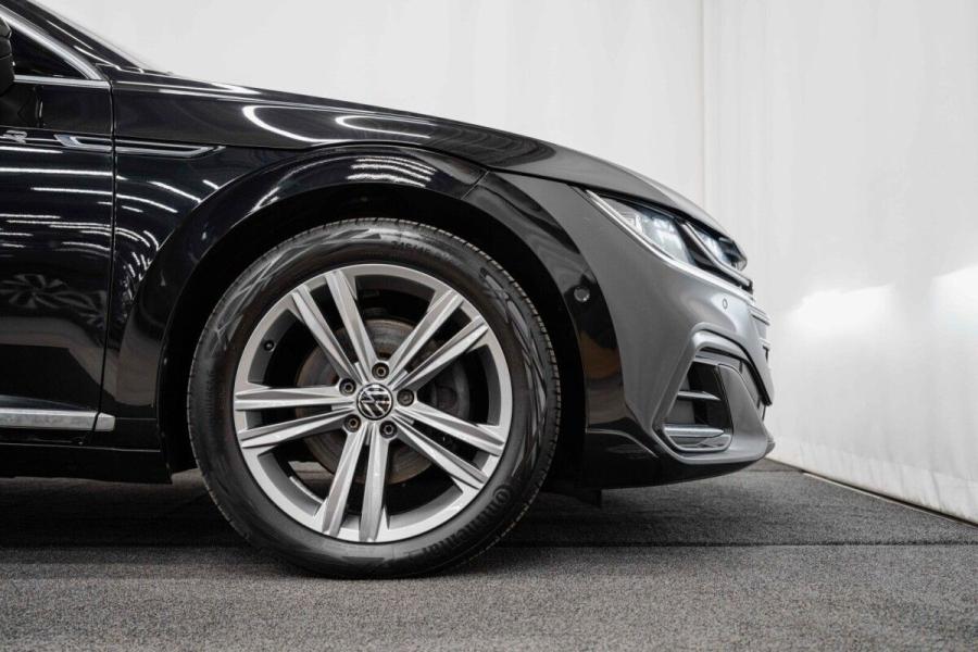 Black Volkswagen Arteon 2023 in Tallinn, with an engine capacity of 2.00 L and mileage of 154 thousand km for 26900 €, photo 18 on AUTOMOTO.COM.LV