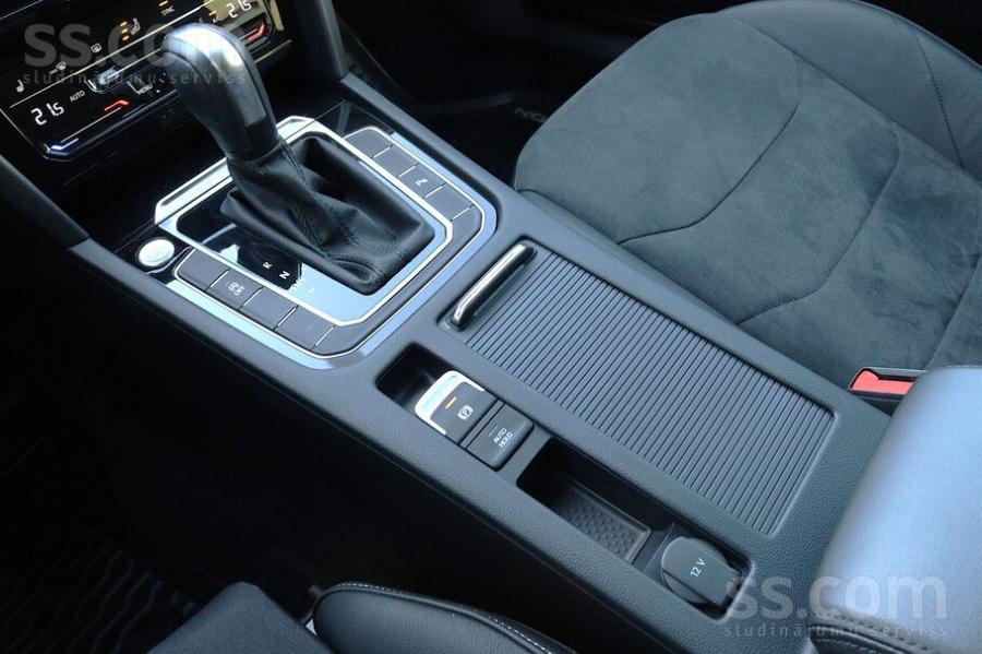 Melns Volkswagen Arteon 2025 Rīga, ar dzinēja tilpumu 2.00 L un nobraukumu 14 tūkst. km par 32400 €, foto 25 vietnē AUTOMOTO.COM.LV