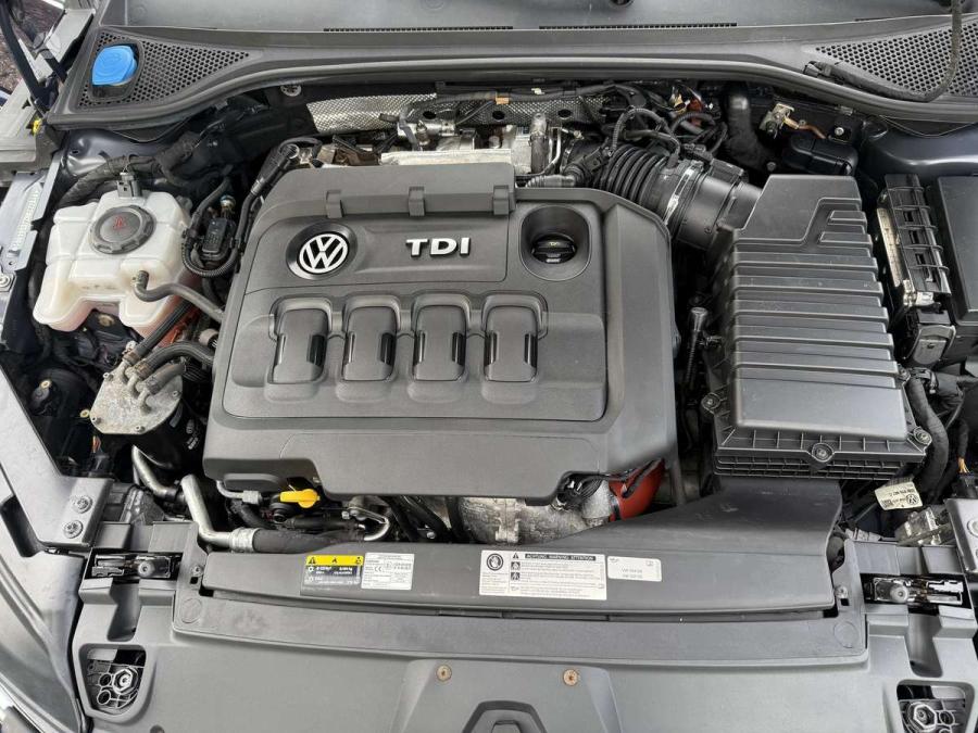 Blue Volkswagen Arteon 2017 in Vilnius, with an engine capacity of 1.97 L and mileage of 241 thousand km for 18500 €, photo 21 on AUTOMOTO.COM.LV