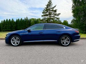 Blue Volkswagen Arteon 2017 in Vilnius, with an engine capacity of 1.97 L and mileage of 241 thousand km for 18500 €, photo 4 on AUTOMOTO.COM.LV