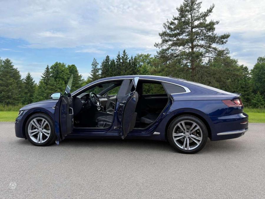 Blue Volkswagen Arteon 2017 in Vilnius, with an engine capacity of 1.97 L and mileage of 241 thousand km for 18500 €, photo 12 on AUTOMOTO.COM.LV