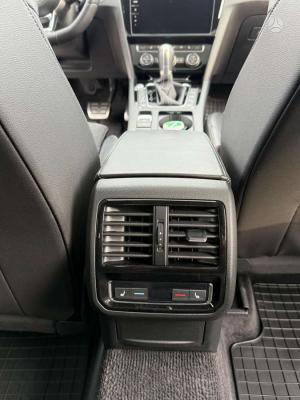 Blue Volkswagen Arteon 2017 in Vilnius, with an engine capacity of 1.97 L and mileage of 241 thousand km for 18500 €, photo 33 on AUTOMOTO.COM.LV