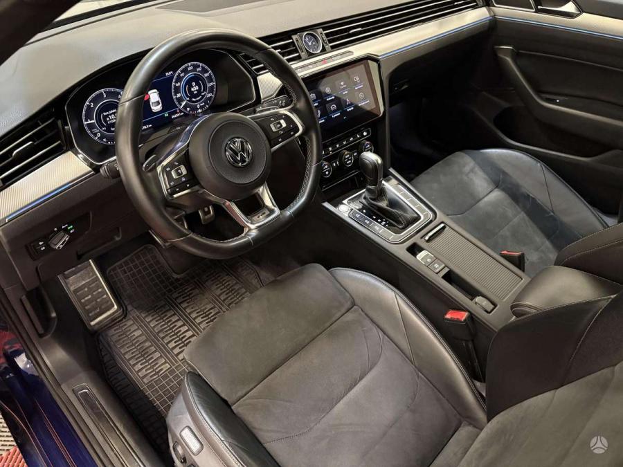 Blue Volkswagen Arteon 2017 in Vilnius, with an engine capacity of 1.97 L and mileage of 243 thousand km for 19700 €, photo 12 on AUTOMOTO.COM.LV