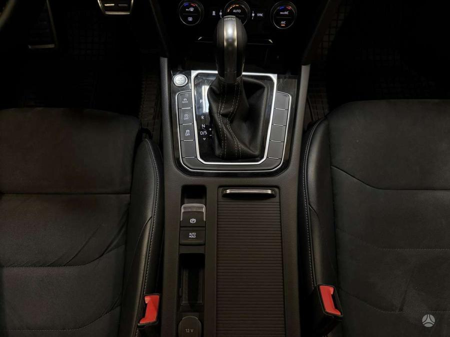Blue Volkswagen Arteon 2017 in Vilnius, with an engine capacity of 1.97 L and mileage of 243 thousand km for 19700 €, photo 22 on AUTOMOTO.COM.LV