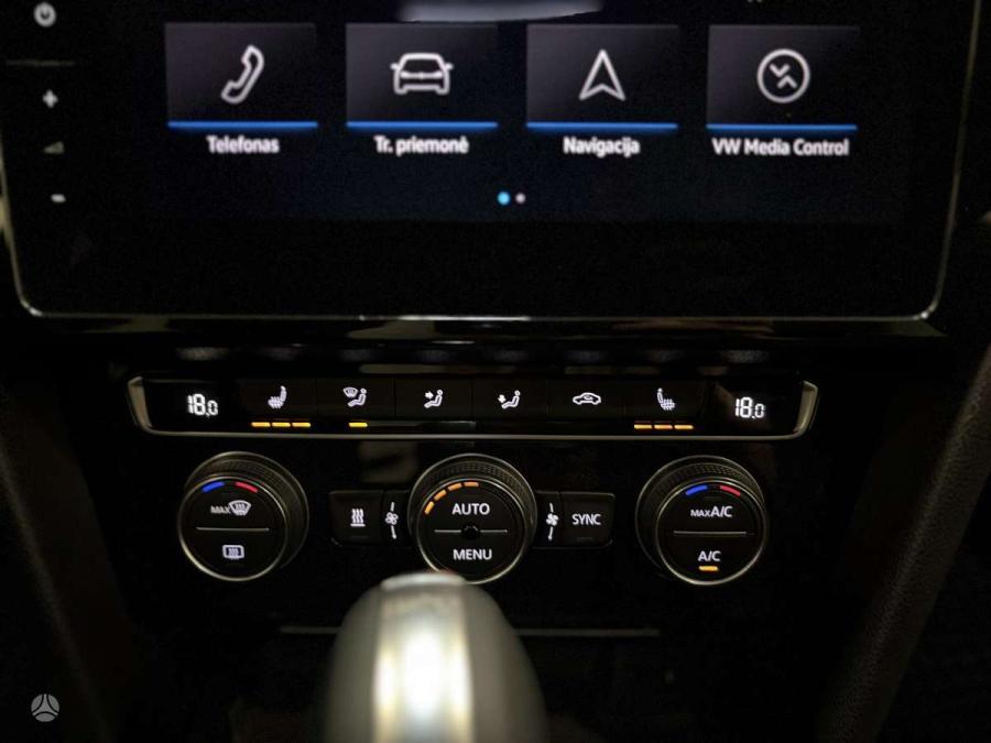 Blue Volkswagen Arteon 2017 in Vilnius, with an engine capacity of 1.97 L and mileage of 243 thousand km for 19700 €, photo 23 on AUTOMOTO.COM.LV